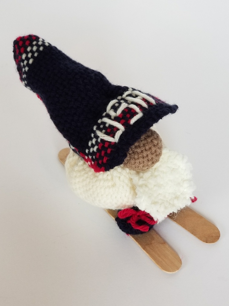 Olympic Gnome – TURTLE Looms – Hexagon Pin Loom Weaving